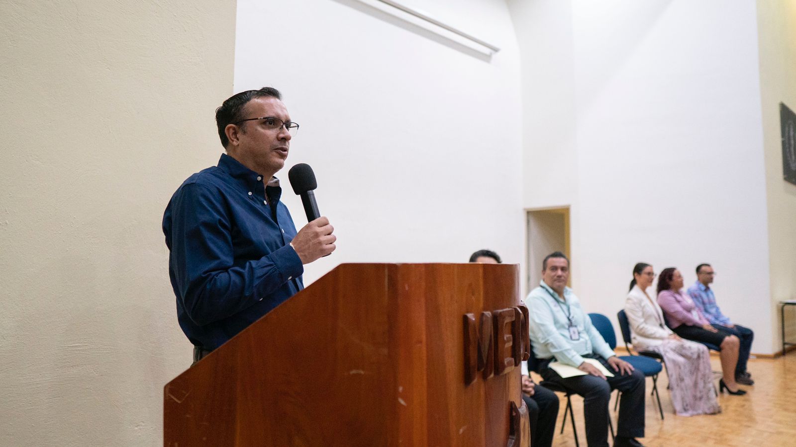 Destaca Héctor Barón, asistencia gratuita en Salud Mental - Punto Por ...